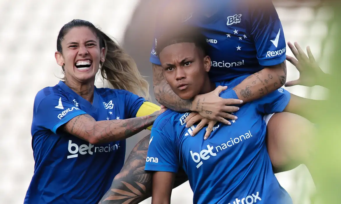 Cruzeiro vence Atlético-MG de virada no clássico mineiro pelo ...